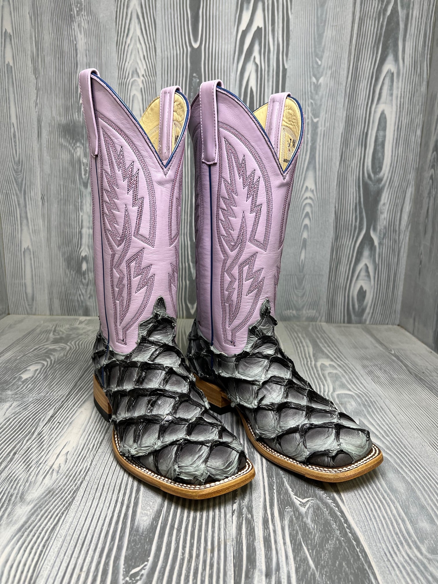 Women's Macie Bean Mockingbird Big Bass with 13" Lavanda Pandora Tops ...